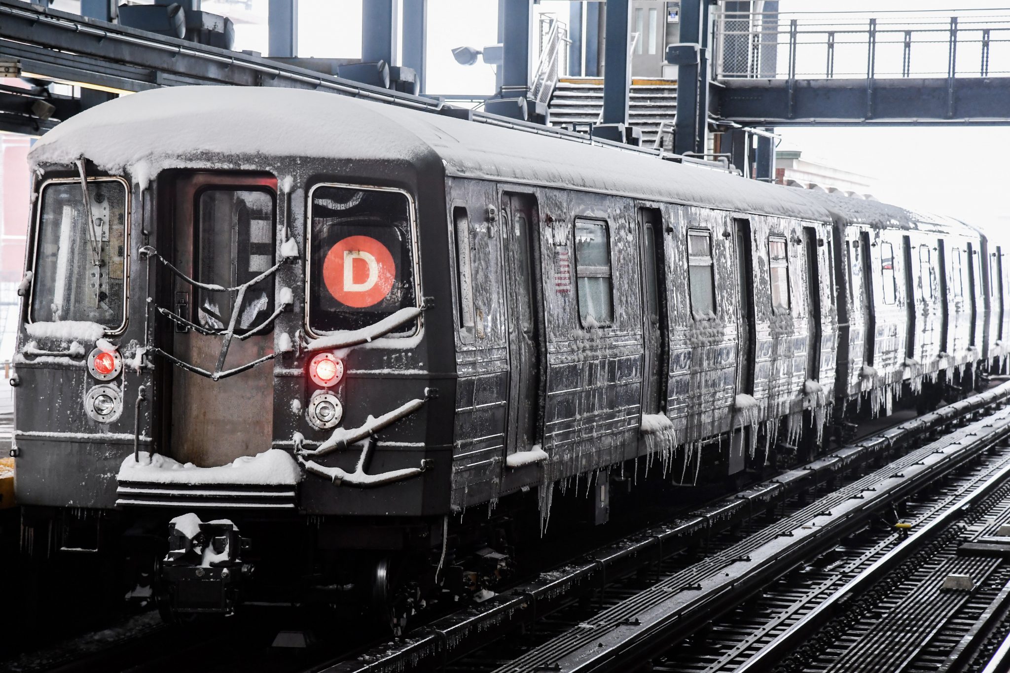 MTA Battles First Snowstorm Of 2021 | The Bronx Daily | Bronx.com